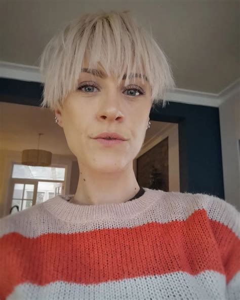 50 Modern Textured Pixie Cut Hairstyles