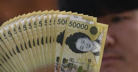 빈 카트 속 검은 가방에 1300만원 깜짝마트 직원이 한 행동