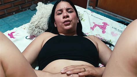 Une Femme Célibataire Avec Beaucoup De Désir Sexuel Rencontre Un Homme Par Une Application De