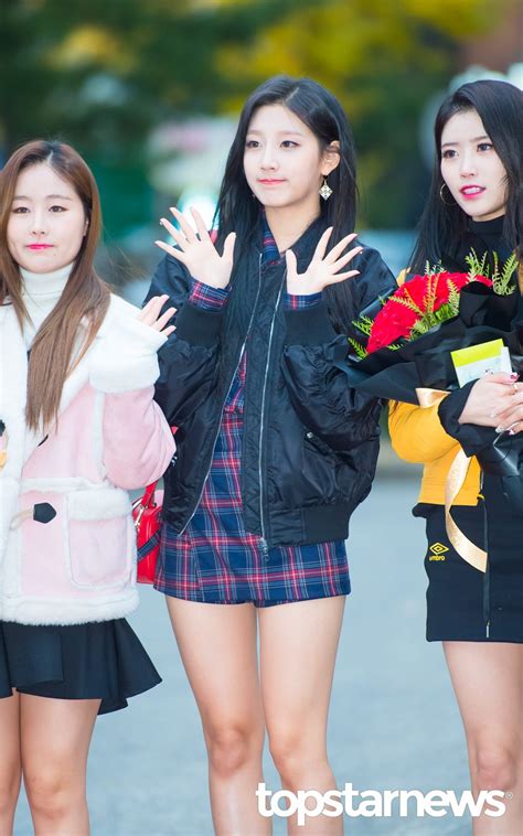 [hd포토] 러블리즈 Lovelyz 정예인 ‘손보다 작은 얼굴 최시율 기자 톱스타뉴스