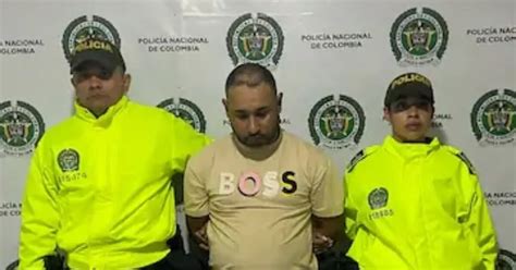 Campante En Su Motocicleta Así Cayó Alias Barbas Segundo Cabecilla De