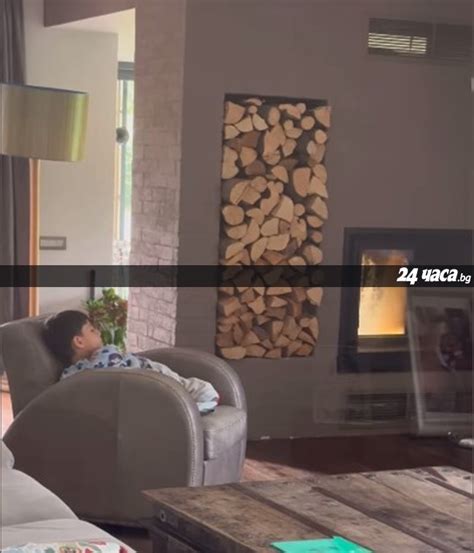 Синът на Андрей и Емануела Толева пее “Ледено момиче” на D2