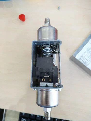 Danfoss Mp55 060b017166 Differential Pressure Switch At Rs 1000 Pressure Transmitter In