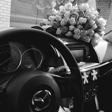 цветы в машине Мазда Автомобиль для девушки Мазда6