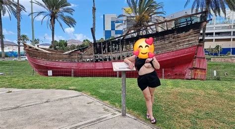 MILF Flashing Nude Pics XHamster