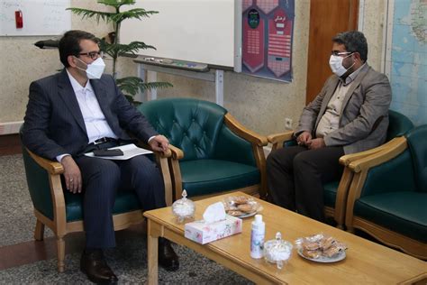 ارائه گزارش عملکرد سه ساله شستا در باشگاه خبرنگاران جوان توسط دکتر