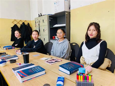 Орчуулгын уралдаан боллоо Эрдэнэт цогцолбор дээд сургууль