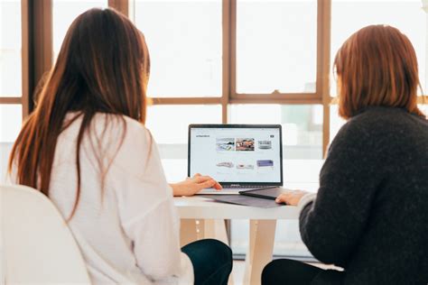HR Onboarding Momentum ECM HR Onboarding Momentum ECM