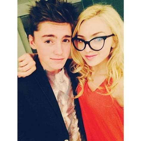 Peyton Roi List And Her Twin