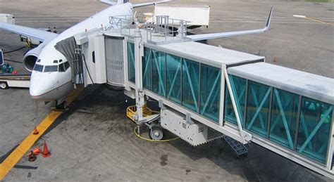 Jetway Passenger Boarding Bridges For Modern Airports Oshkosh Aerotech