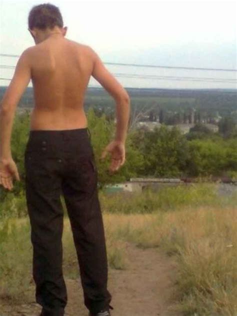 Создать мем широкая спина смешные люди парень с широкой спиной мем Картинки Meme