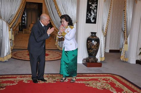 ព្រះមហាក្សត្រ ត្រាស់បង្គាប់ផ្តល់គោរមងារ «អ្នកឧកញ៉ា ជូនជំទាវឧកញ៉ា ម្ចាស់ផ្សារទំនើបសេនជូរីផ្លាហ្សា