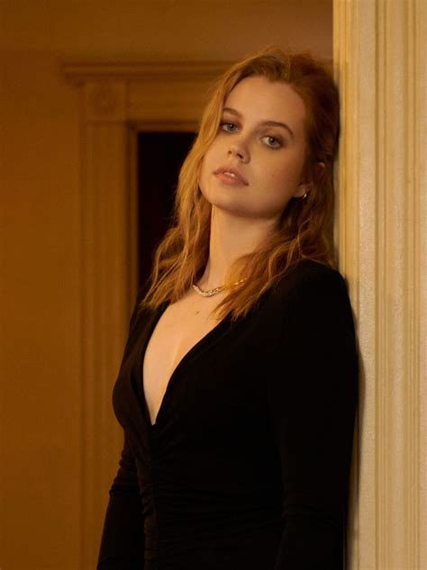 Pin By Robinmoreno On Angourie Rice Angourie Rice Model Inspo
