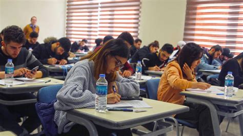 خوێندنی باڵا تاقیکردنەوەی خوێندکاران دوادەخرێت