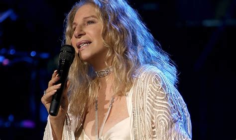 Barbra Streisand Embraces Sexy And Says She S Too Old To Care What Critics Say Celebrity