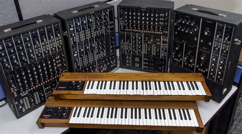Matrixsynth Vintage 1968 1980s Moog Modular Synthesizer 4 Suit Case
