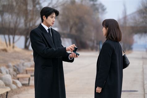 보도자료 쿠팡플레이 시리즈 새벽 2시의 신데렐라 신현빈 문상민 윤박 박소진 독특한 2색 커플 열전 쿠팡 뉴스룸