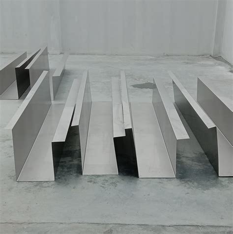 🏘️ติดตั้งรางน้ำฝนสแตนเลสเกรด 304 ขนาด 5 นิ้ว รอยต่อบัดกรีตะกั่ว ท่อน้ำทิ้งขนาด 2 5 นิ้ว 3 จุด