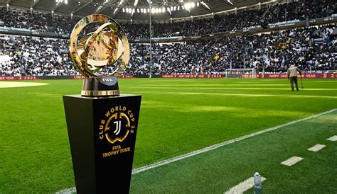Fifa Cwc 25 Trophy In Turin Juventus