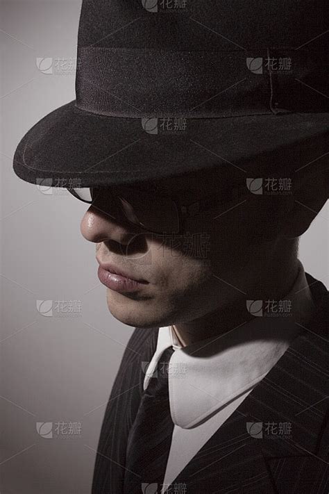 锋利的穿着男士