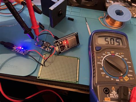 esp32 devkit v1 does not work when connected to vin gnd works fine