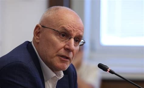 Планът на БНБ за въвеждане на еврото Месец ще се плаща и в двете валути но рестото ще е в евро