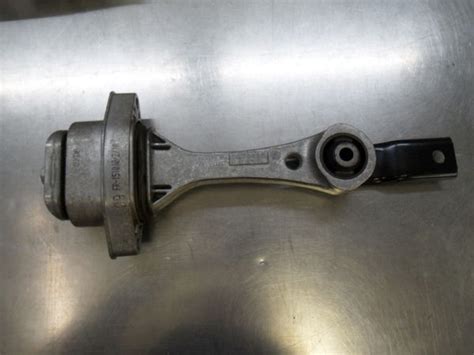 Vw New Beetle Genuine Dogbone Mount Pendulum Mount New Part Half
