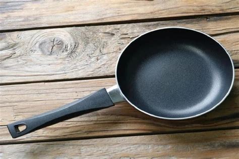 عوارض استفاده از ماهی‌تابه‌های نچسب تب دود چیست؟ شهرآرانیوز