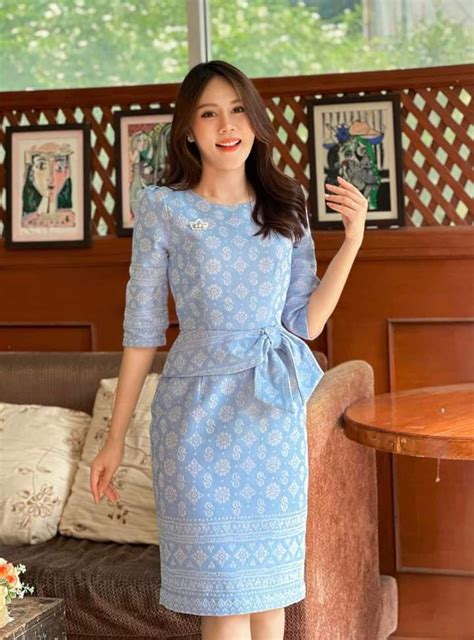 ปักพินโดย Sombun Oorachin ใน ไอเดียสำหรับบ้าน ชุดเดรสสวยๆ เสื้อผ้า