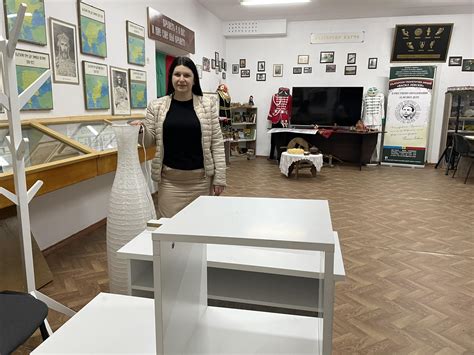 Фонд Българската солидарност е голяма работа Bulgarian Info Center дари мебели за българският