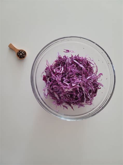 눈으로 먼저 먹는 적양배추 피클