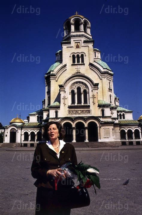 Княгиня Мария Луиза позира пред "Св. Александър Невски" | Днес.dir.bg
