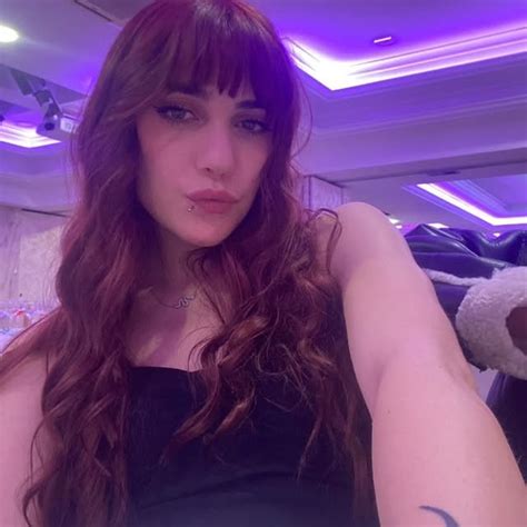 elena rocca threads say more