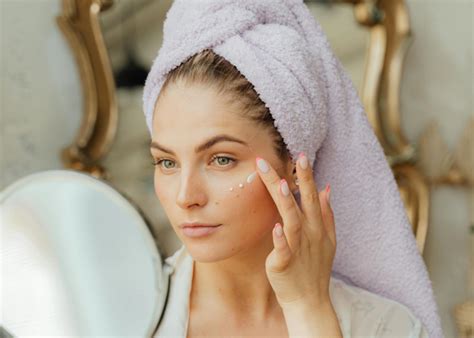 Lebih Efektif Mana Sunscreen Krim Dengan Sunscreen Spray Cari Tahu