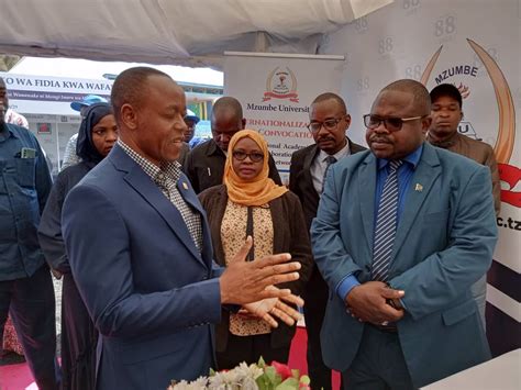 Waziri Wa Kilimo Zanzibar Katika Banda La Chuo Kikuu Mzumbe Nanenane Mbeya Full Shangwe Blog