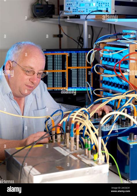 Inductive Voltage Measurements Physicist Using An Inductive Voltage Divider Ivd Bridge To