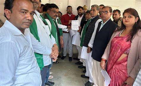 किसान संदेश अभियान के तहत पूरे प्रदेश के जिला मुख्यालयों में आज मुख्यमंत्री को चार सूत्रीय