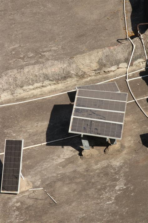 경치 광전지 그리드 패턴 기술 기후 행동 긴 관점 녹색 기술 대체 에너지 도시 개발 산업지대 어두운 패널 에너지 그리드 에너지 생산 에너지 솔루션