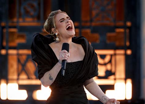 Adele Is No 1 With A Huge Week But Without A Million In Sales The