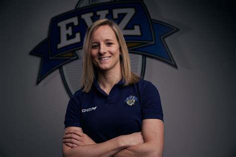 Eishockey Pionierin Lara Stalder Vom Evz Sie Kämpft Für Gleichstellung Der Bund