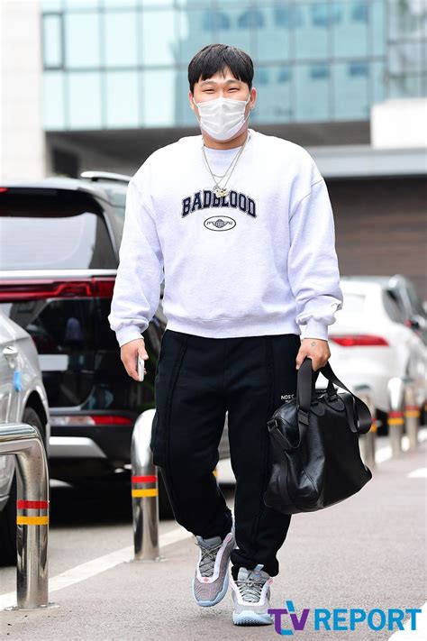 [t포토] 스윙스 듬직해진 비주얼 네이트 뉴스