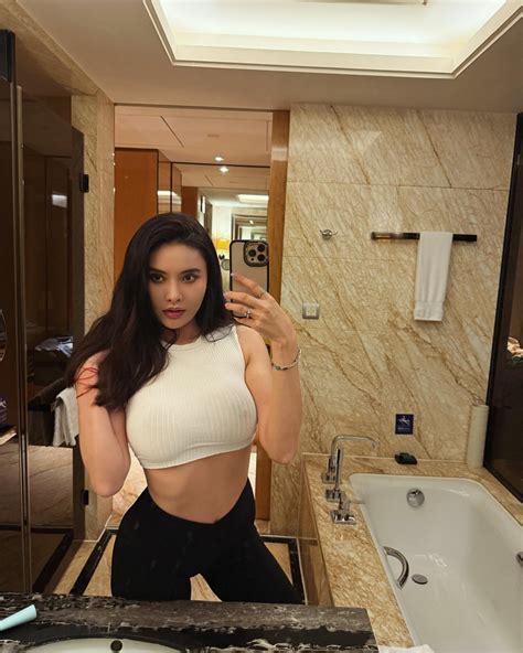 Монголын үзэсгэлэнт охид Added Монголын үзэсгэлэнт охид