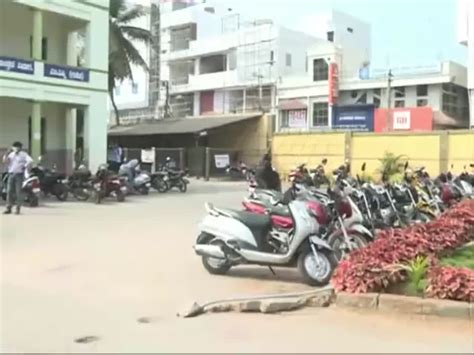 Nadeem Hashmi On Linkedin When Muslim Girl Arrives At Pes College She