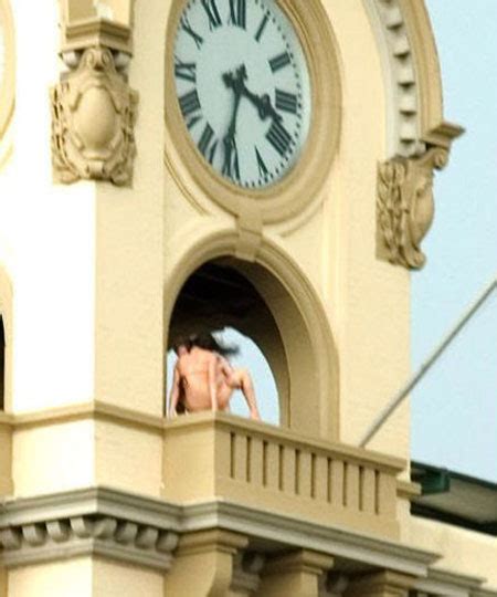 Couple Have Sex On Clock Tower In Sydney Centre Real World News Neowin