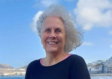 Irja Aro Heinilä Kirjailijavieraana Turun Seutusanomat