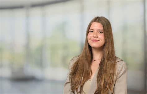 Savills Uk Gabriela Ujma