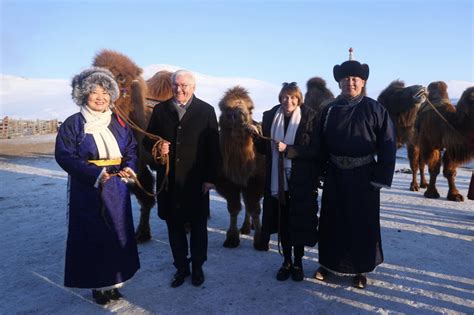 ФОТО ХБНГУ ын Ерөнхийлөгч Ф В Штайнмайэр гэргийн хамт монгол айлд зочлов