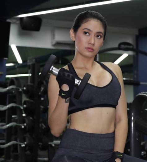 ၂၀၁၉မှာ အခုထက်ပိုပြီး ခန္ဓာကိုယ်ကောက်ကြောင်းအလှကို ပေါ်လွင်အောင် အားကစားတွေပိုလုပ်မယ်ဆိုတဲ့ သင