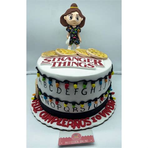 Pastel Stranger Things Con Figura Pasteles De Fondant A Domicilio
