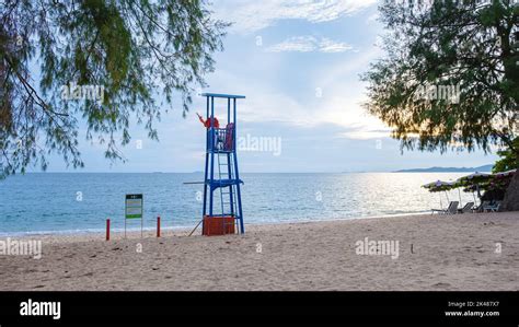 Dong Tan Beach Jomtien Pattaya Thailand During Afternoon Sunset Beach Rescue Building At The